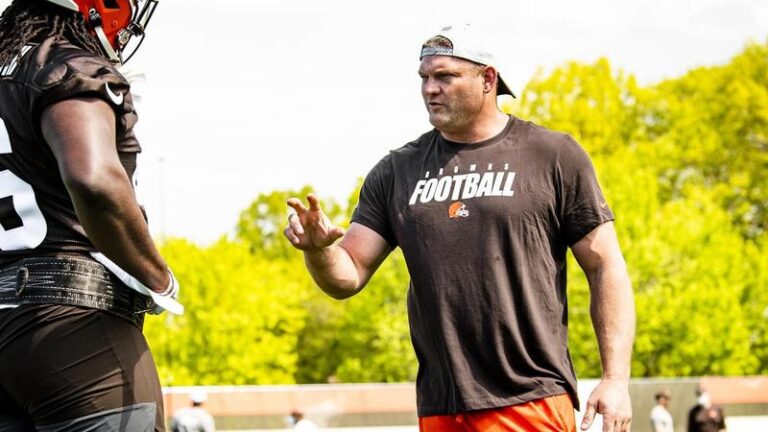 Scott Peters expected to be named new Patriots offensive line coach ...