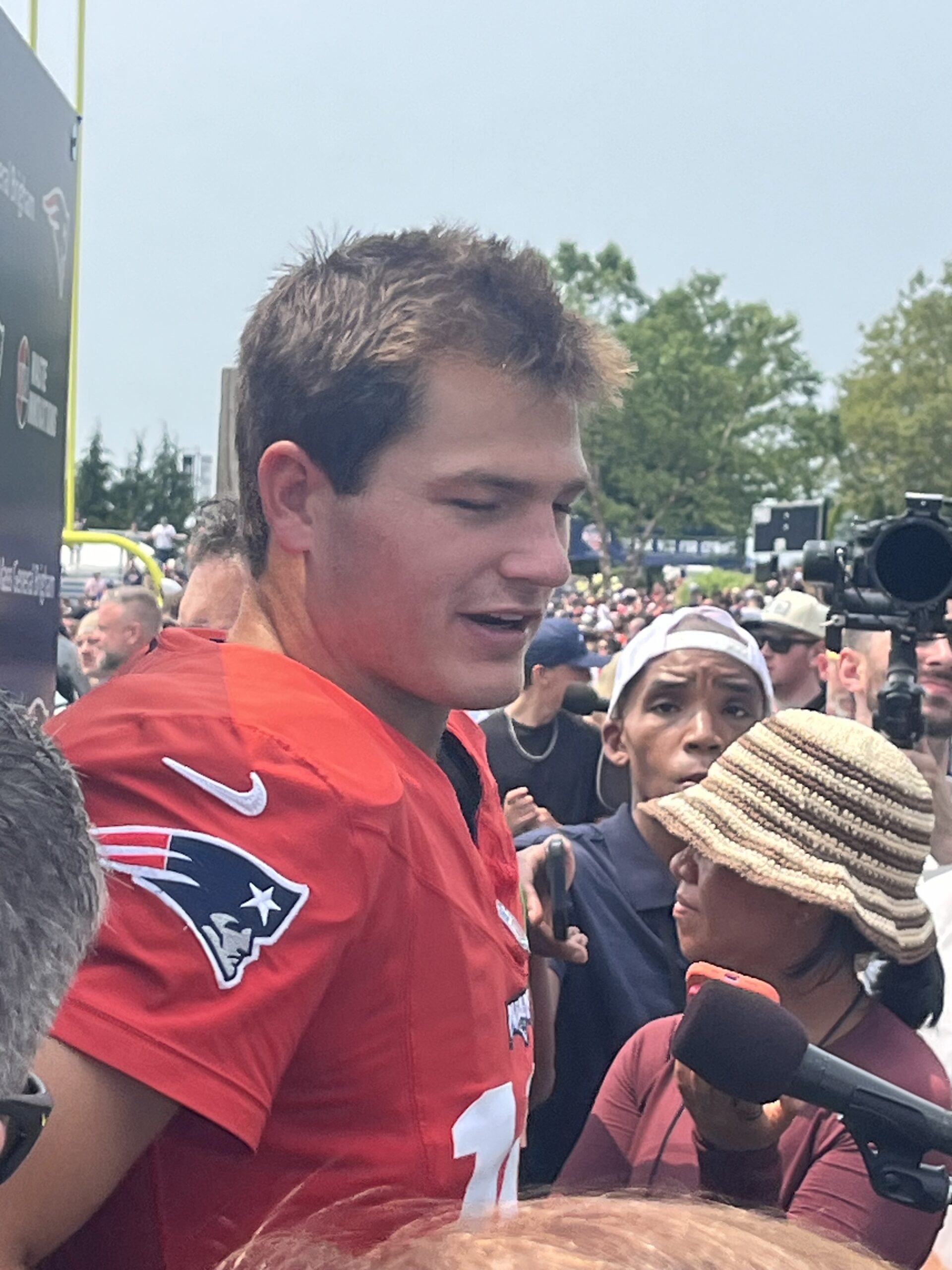 Patriots put on a very watchable show for 10k fans at joint practice ...